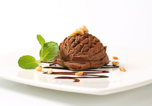 8 Topping Es Krim yang Lezat dan Menarik