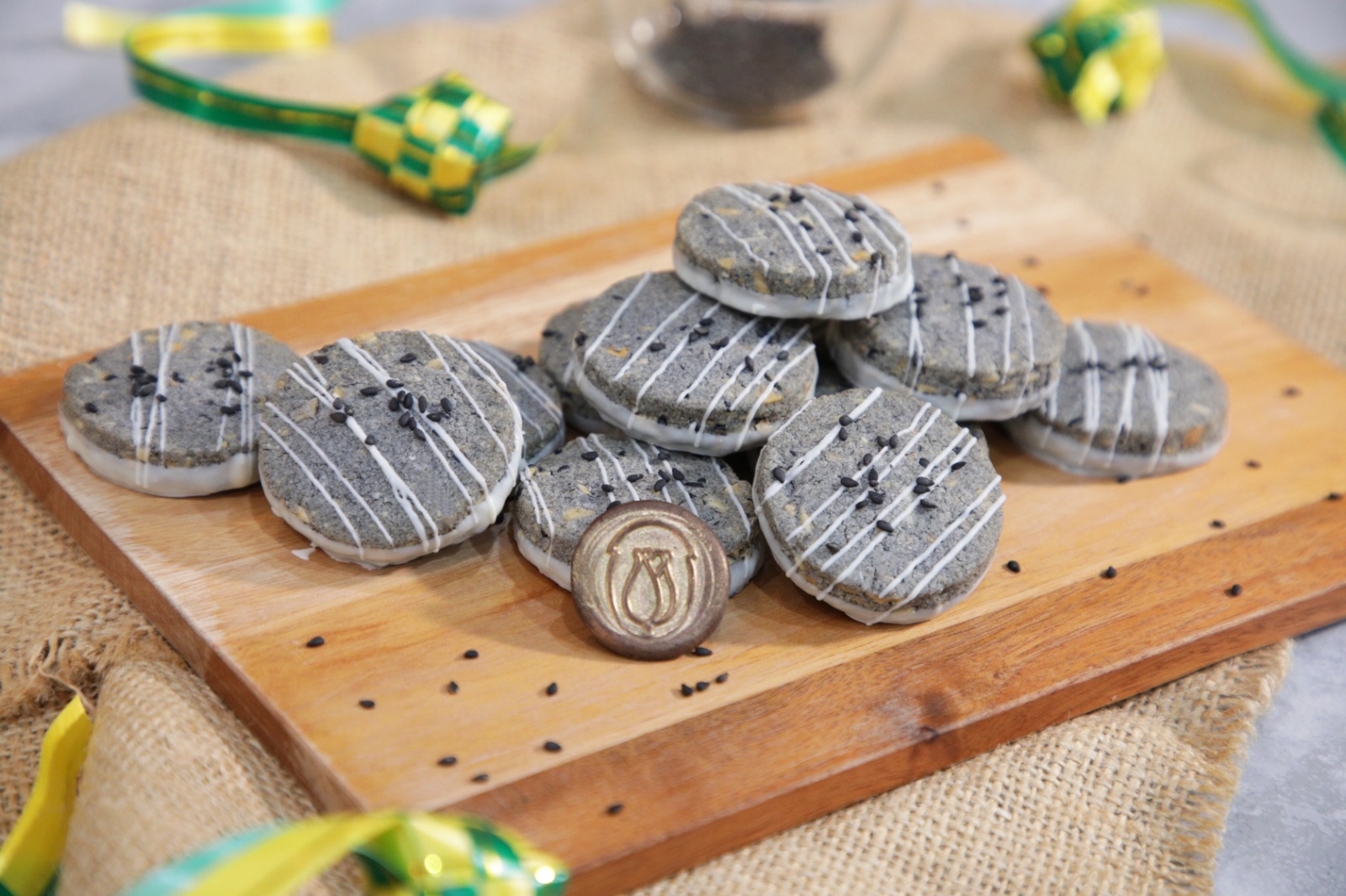 Resep Tulip Chocolate: Ketan Hitam Cookies